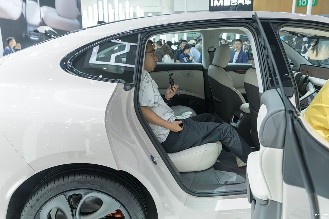 智己LS6 2023款 Max 超强性能版怎么样_优缺点_GKD_高原_口碑_汽车之家