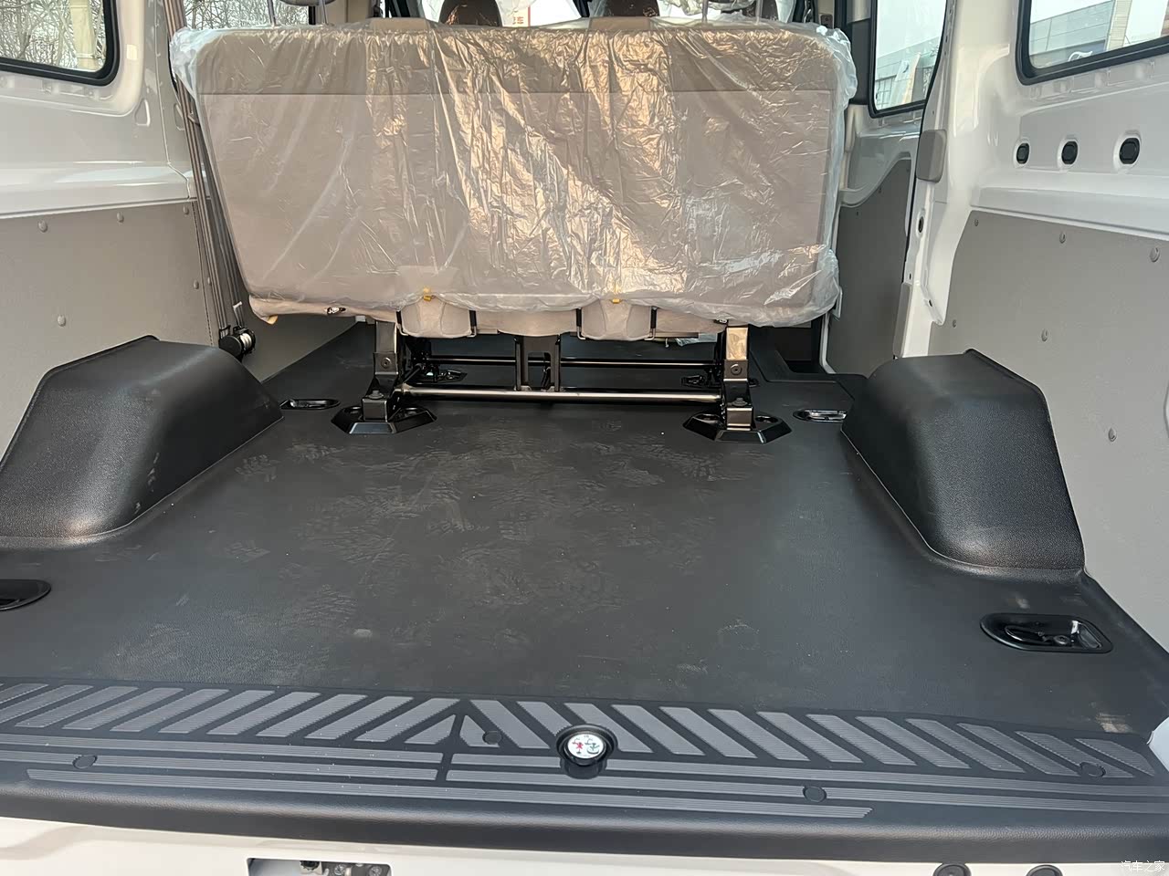 全顺T8 2024款 T8 2.3T柴油自动短轴中顶6座多功能版3/3怎么样_优缺点_akbcmzzwstj_口碑_汽车之家