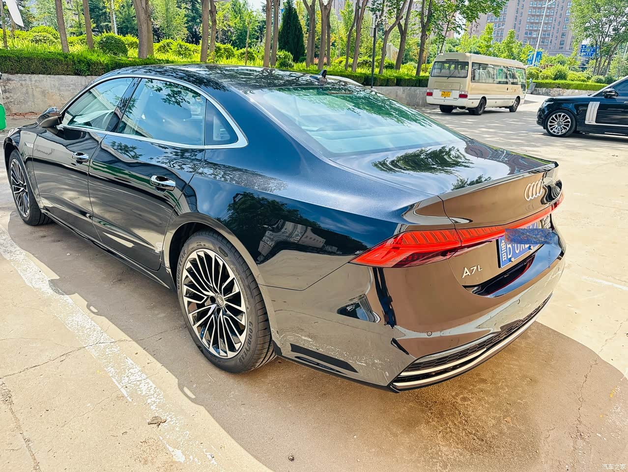 奥迪A7L 2024款 45 TFSI 豪华型怎么样_优缺点_晶润碳材料_口碑_汽车之家