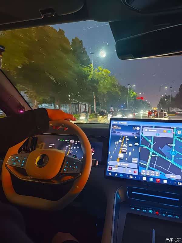 汽车之家|腾势N8L报价大全|大众点评|2025款 旗舰型怎么样